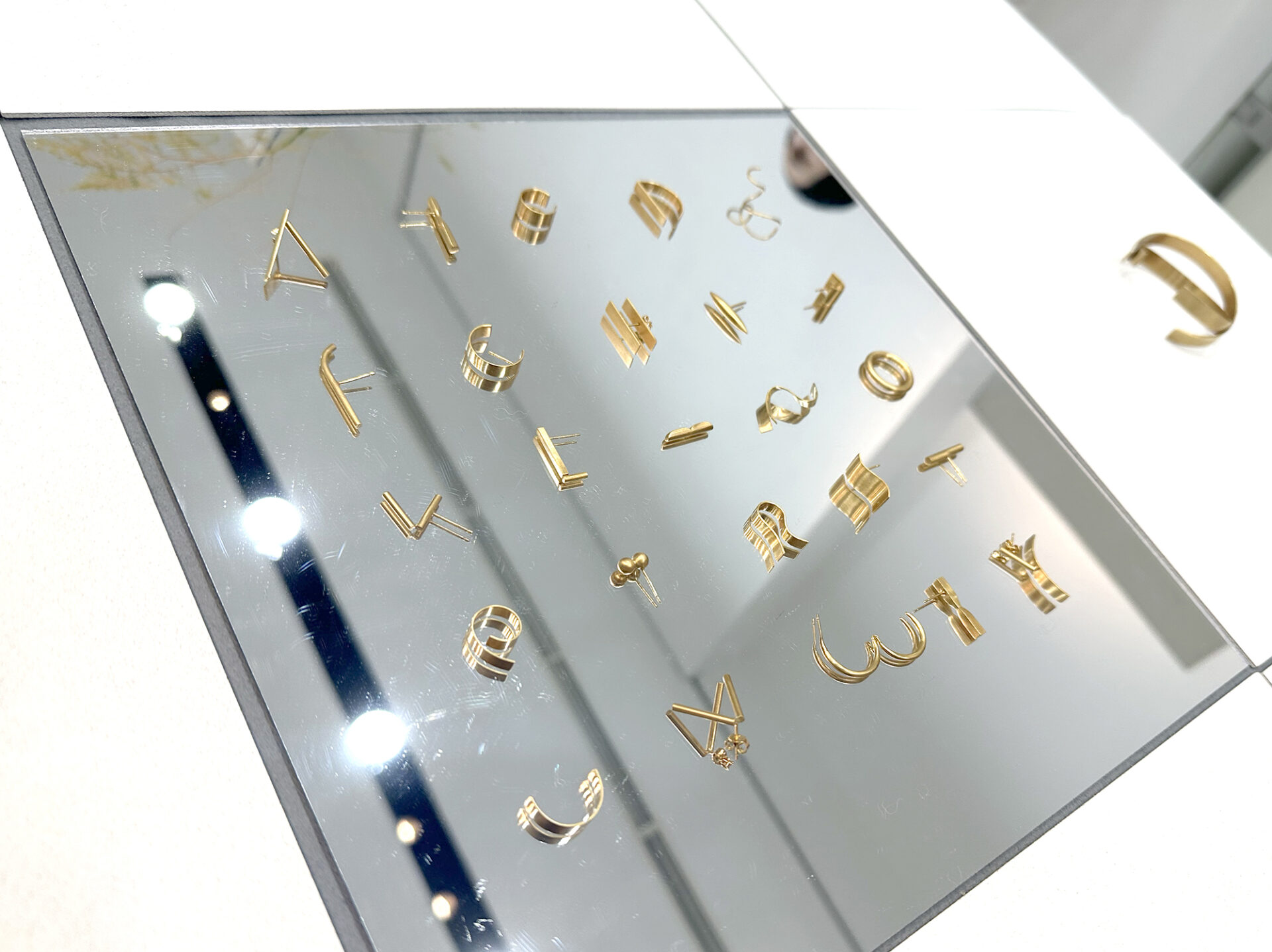 【写真展レポート】瀧本幹也写真事務所内で「SO / OBJECTS at Space T」開催 – Shuffle